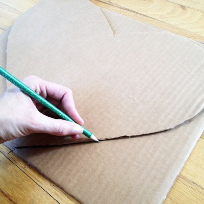 DIY Heart Shaped Valentine Box with Recycled Cardboard - 100 Directions