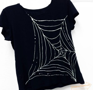 Easy DIY Spiderweb T-shirt - 100 Directions