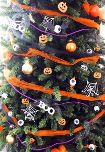 DIY Not-so-Spooky Halloween Tree - 100 Directions