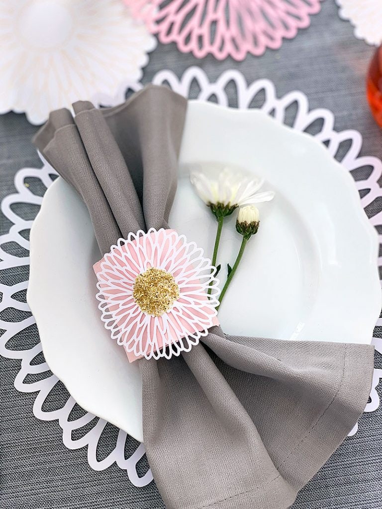 Pretty Floral Place Setting - 100 Directions