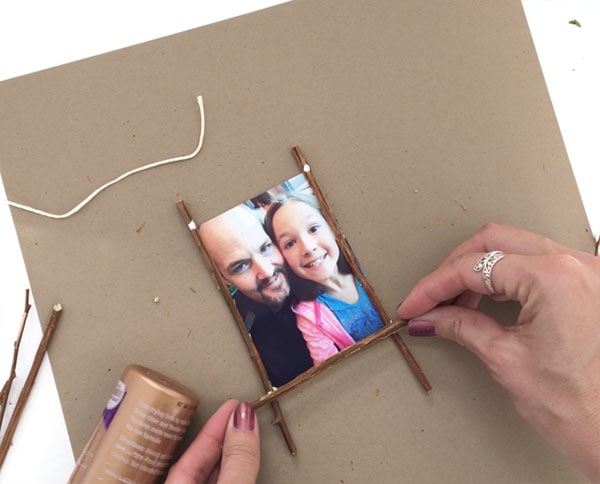 DIY Mini Twig Photo Frame Craft - 100 Directions