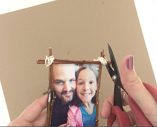 DIY Mini Twig Photo Frame Craft - 100 Directions